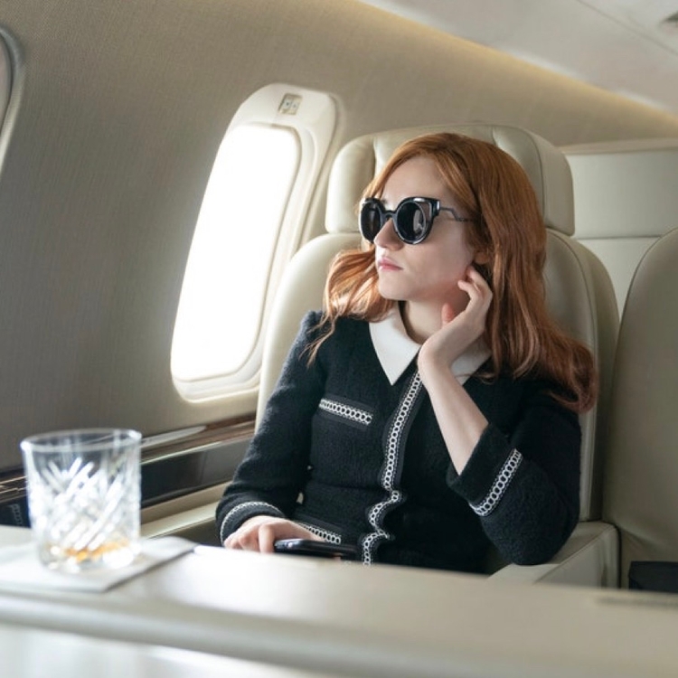 How luxury fashion helps the convicted con-artist Anna Delvey succeed ...