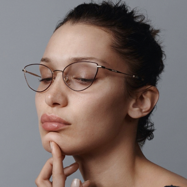 The Best Glasses to Wear if You Have an Oval Face Shape | Notorious-mag
